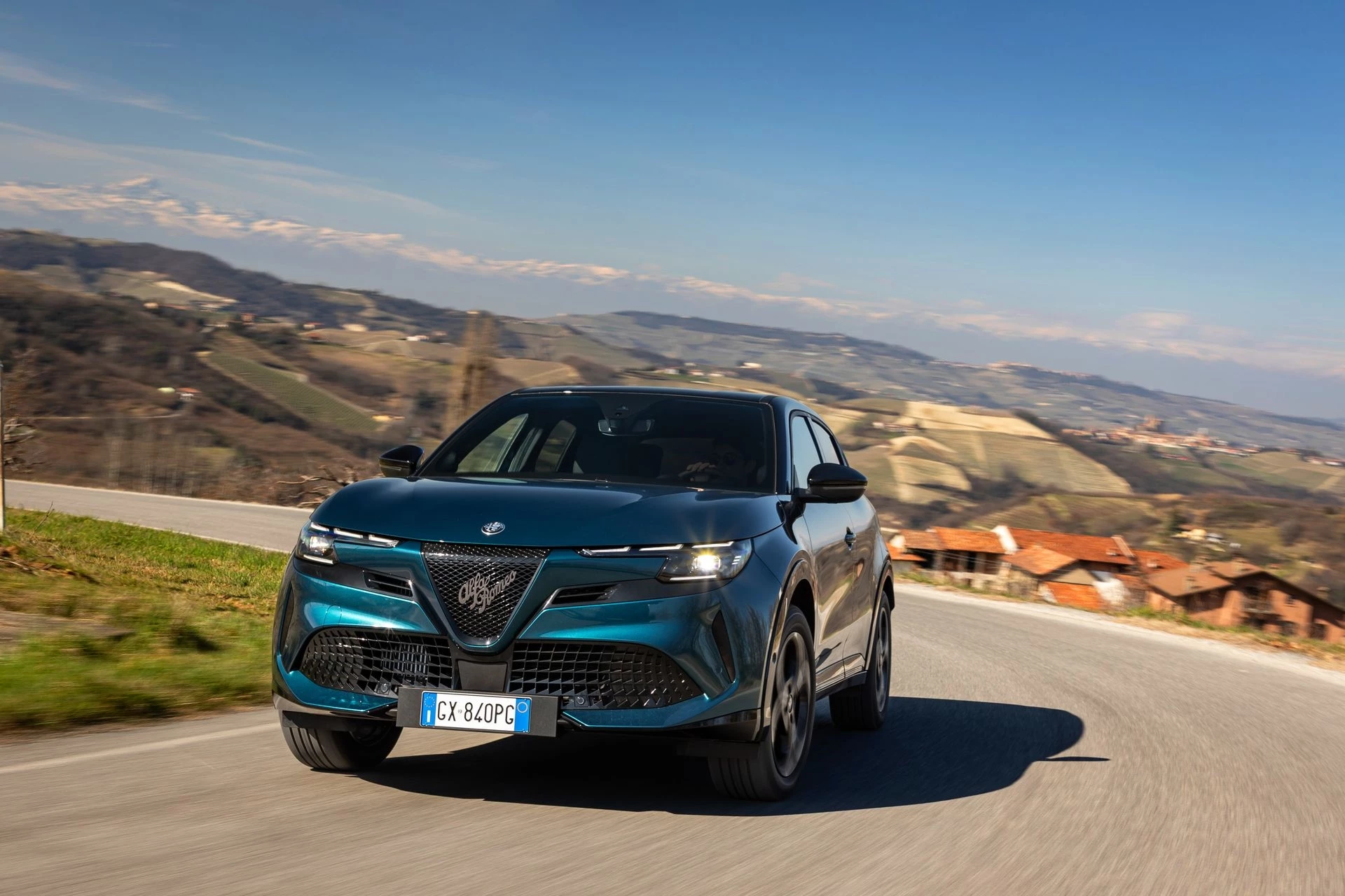 Αποστολή στο Τορίνο: Alfa Romeo Junior Ibrida Q4 | Top Gear Greece