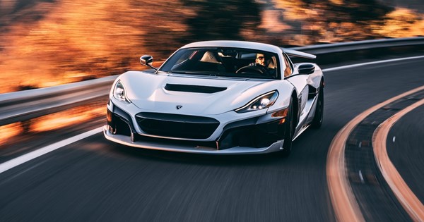 Rimac Nevera: Επισήμως το ταχύτερο ηλεκτρικό με 412 km/h | Top Gear Greece