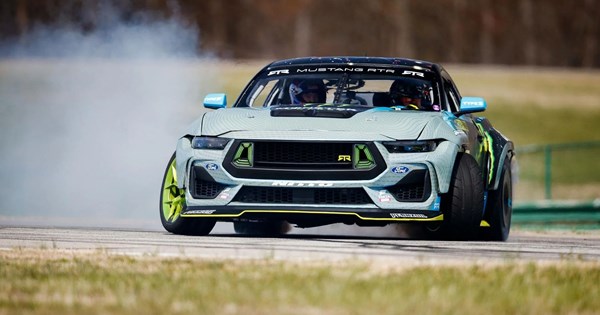 Η Mustang παρουσίασε το ηλεκτρονικό χειρόφρενο drift brake | Top Gear ...