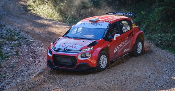 Συνοδηγός στο Citroen C3 Rally 2 του Χριστόφορου Καρέλη | Top Gear Greece
