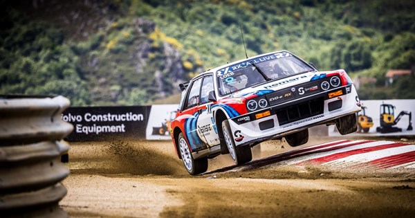 Ο Loeb στο Rallycross με Lancia στα χρώματα της Martini | Top Gear Greece