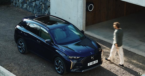 DS 7 PHEV 300 4WD Pallas: Το πιο ξεχωριστό premium SUV | Top Gear Greece